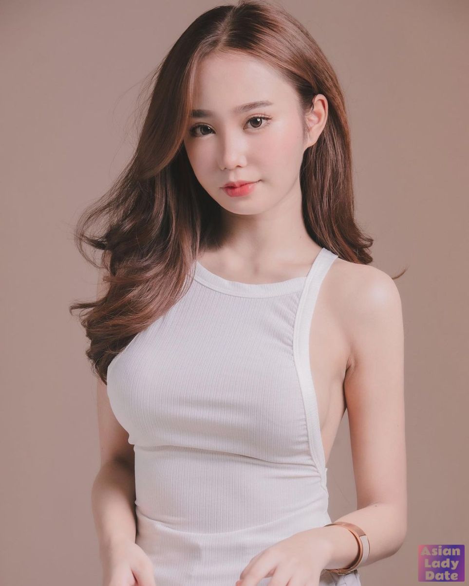 All You Need to Know About Dating Thai Women