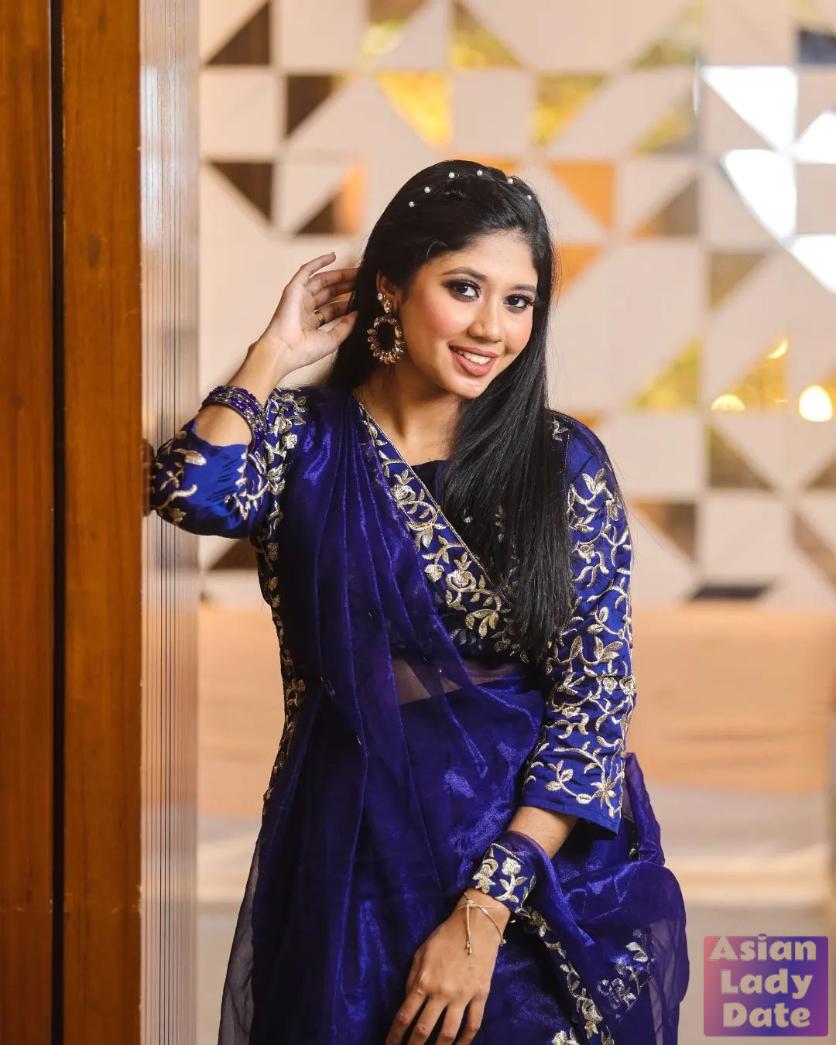 All You Need to Know About Dating a Bangladeshi Woman