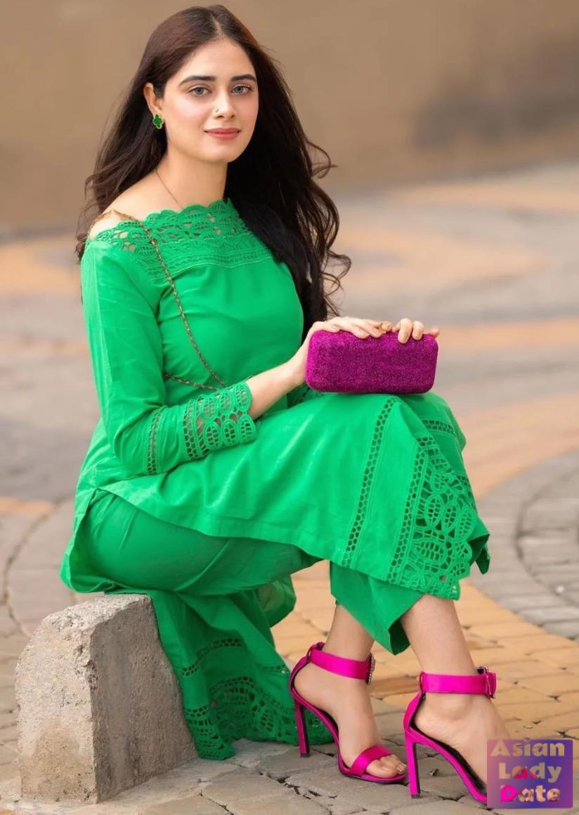 The Elegance of Pakistani Women: Popularity Unraveled