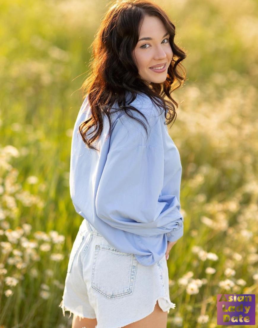 Understanding the Charm of Russian Women