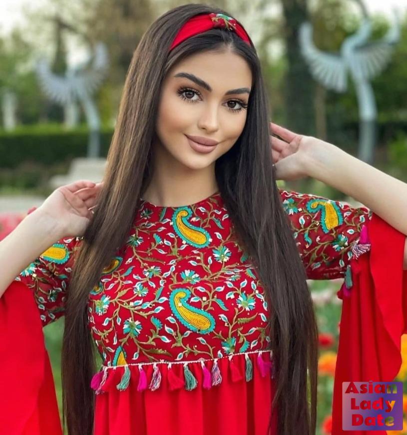 Tajik Women: What Makes Tajik Girls the Best Wives?